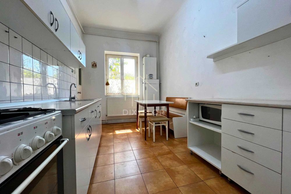 Casă cu 3 camere | str. Kós Károly Targu-Mures • OLX.ro