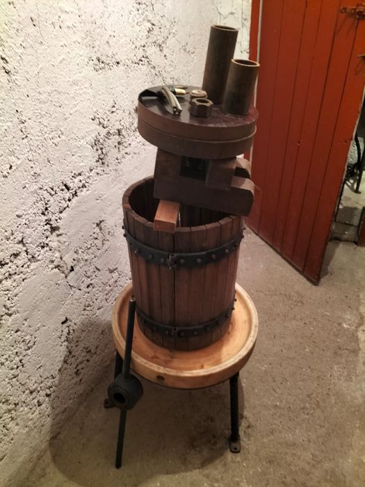 Storcator de struguri si damigene Brasov • OLX.ro