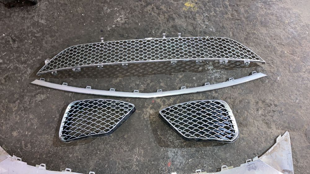 Grile Bara fata AMG Mercedes Benz S-Class W222 2013 - 2017 S63 amg Bucuresti Sectorul 3 • OLX.ro