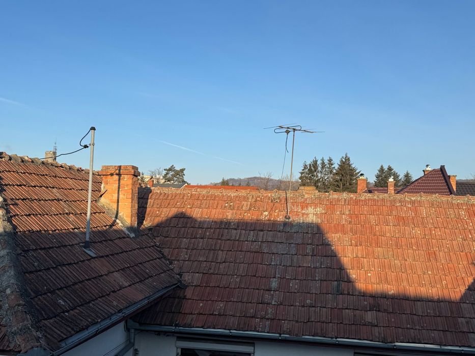 Vand tigla, grinzi, capriori, etc acoperis in stare buna Fagaras • OLX.ro