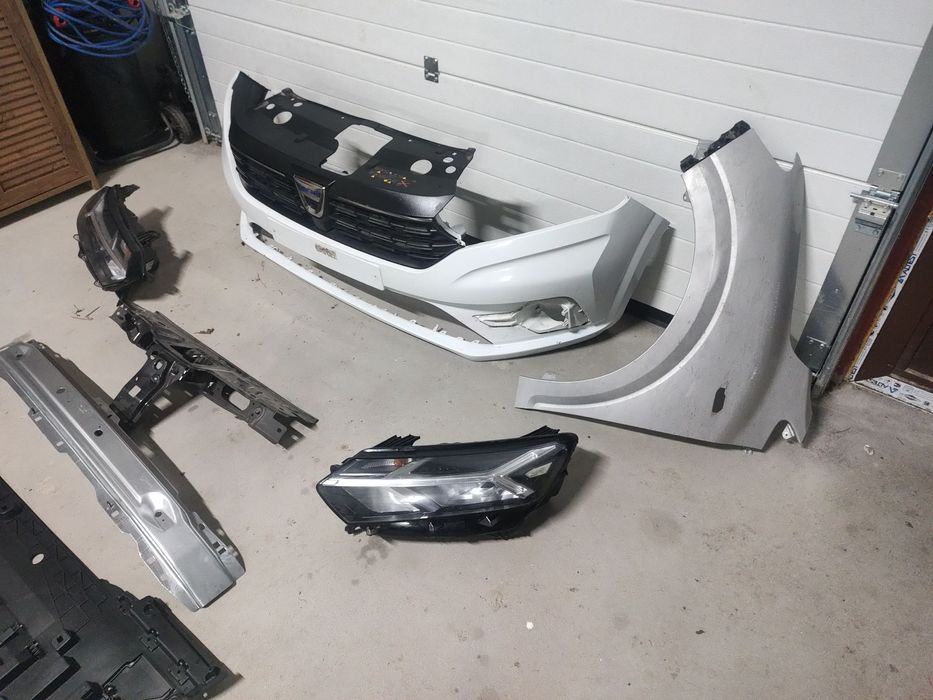 Bara fata , faruri, aripa stângă , trager ,traversa Logan 2021-2022 Bascov • OLX.ro