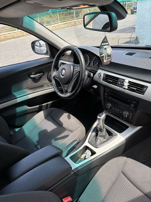Bmw 320d e90 facelift Onesti • OLX.ro