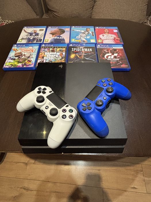 Продавам Ps4 Fat 1TB с два джойстика и 8 игри гр. София Левски В • OLX.bg