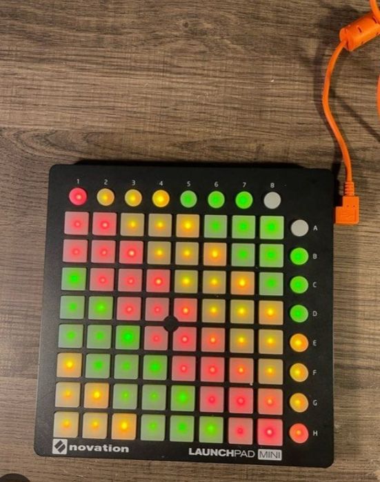 Launchpad mini Mk 2 гр. София Лозенец • OLX.bg