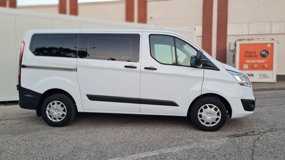 Închiriez microbuz 8+1 ford transit vito viano t5 Transport muncitori ...