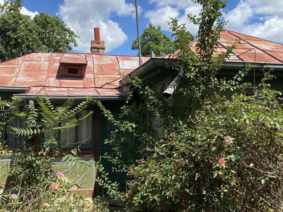 Teren + Casa batraneasca la lac ! Peris • OLX.ro