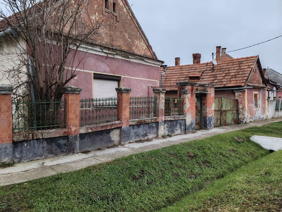 Casa de vânzare în Ungaria Paleu • OLX.ro