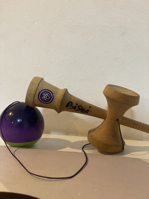 Kendama SWEETS semnata de BISOI,GAMI dna MIHAELA Turda • OLX.ro