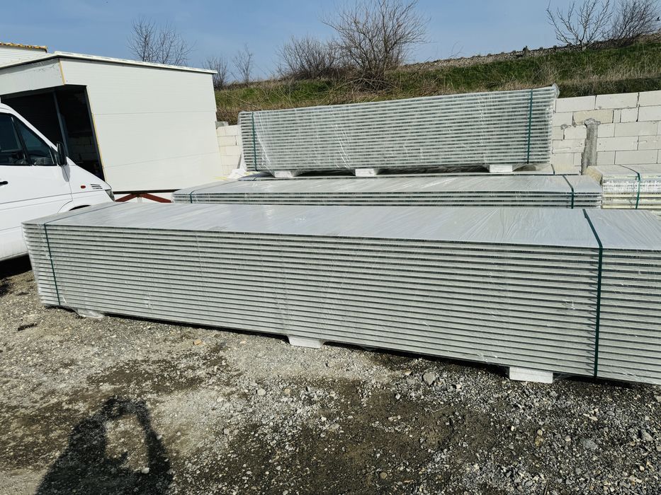 Panouri sandwich 4 cm perete , acoperis Ovidiu • OLX.ro