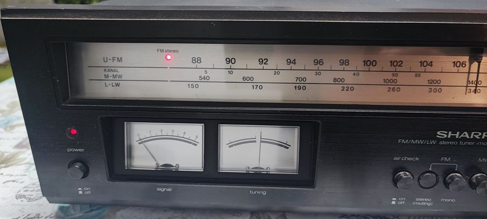 Tuner vintage Sharp Iasi • OLX.ro