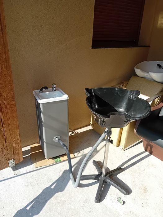 Scafa coafor-frizerie, mobila. Arad • OLX.ro