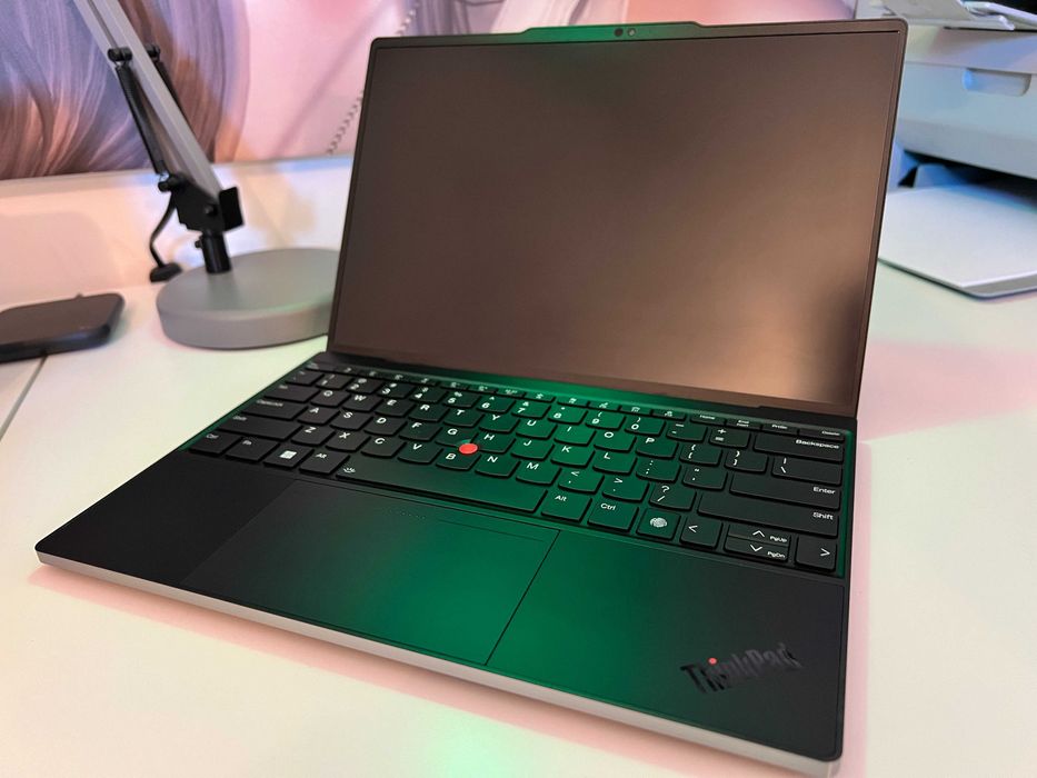 Lenovo ThinkPad Z13 Gen 1 - AMD Ryzen 5, 16GB RAM, 256GB SSD, Win 11 ...