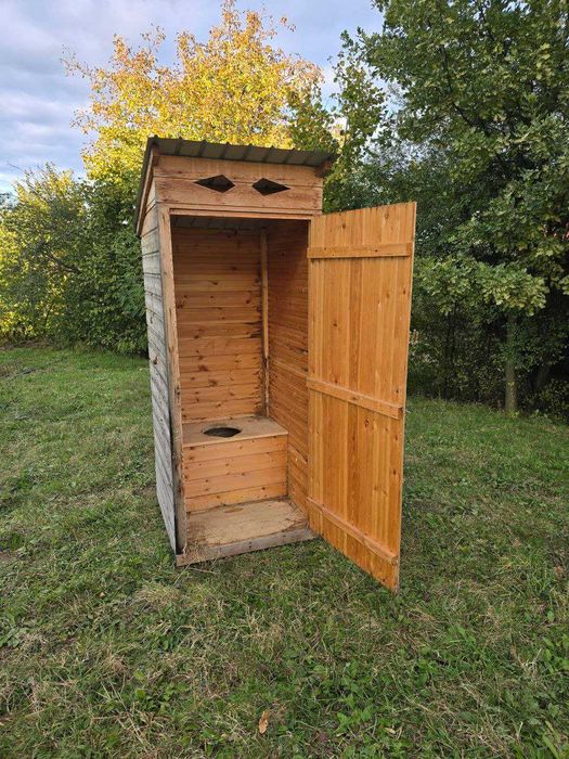 WC gradina lemn . Sacele • OLX.ro