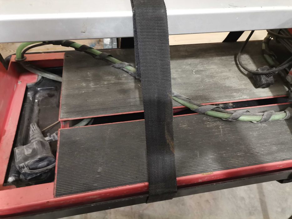 Машина за плочки - 800 W гр. Кричим • OLX.bg