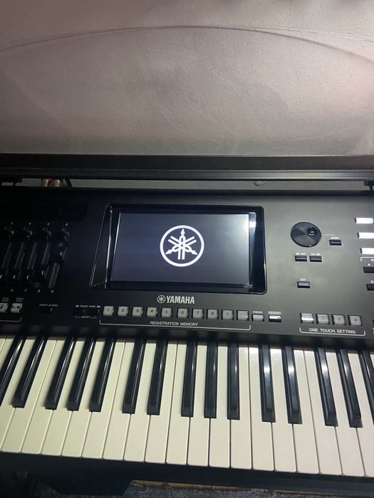 Orga Yamaha Genos Savinesti • OLX.ro
