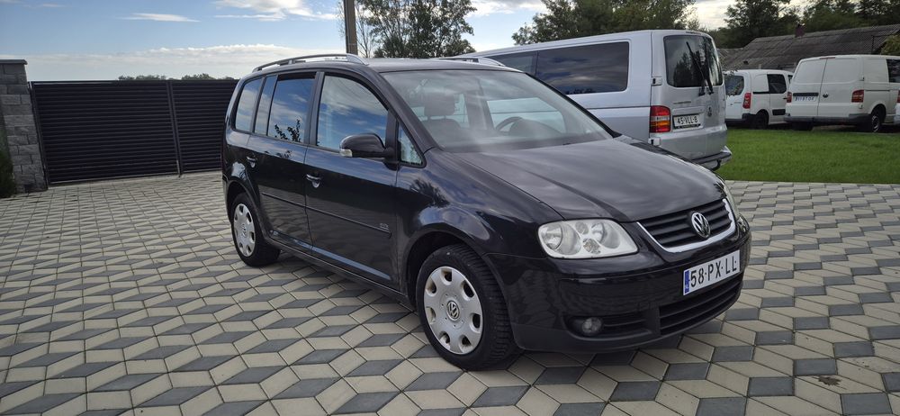 Touran 1.9 Tdi 5 locuri Suceava • OLX.ro