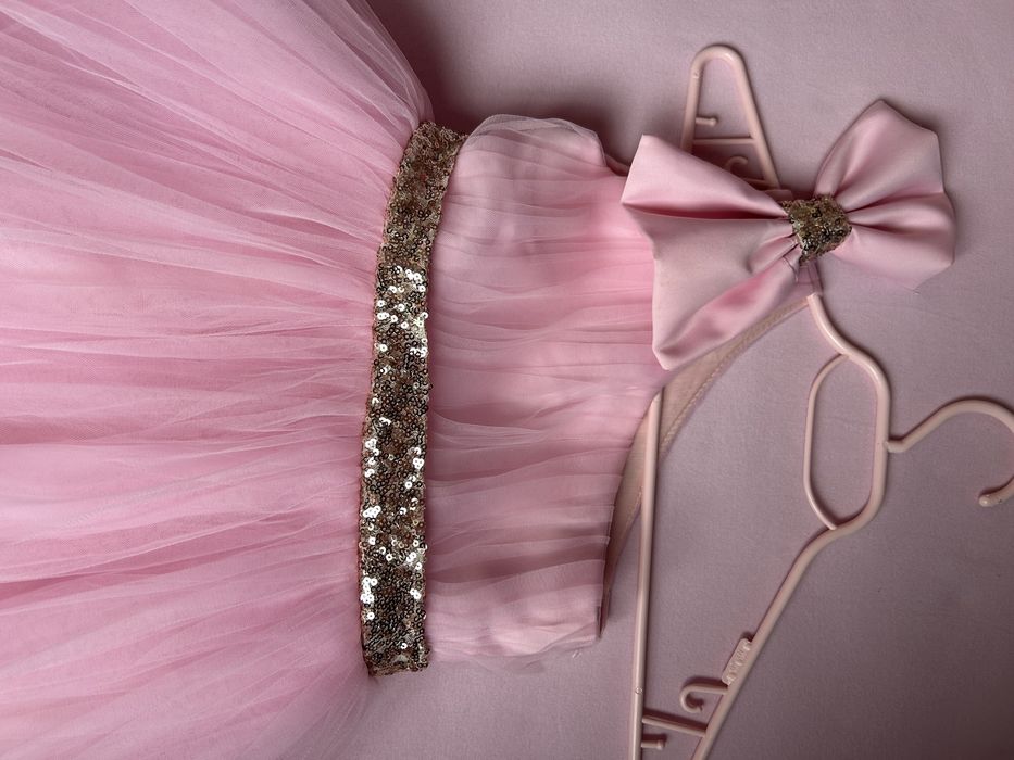 Офицоални рокли 116-122 размер гр. Пловдив Тракия • OLX.bg