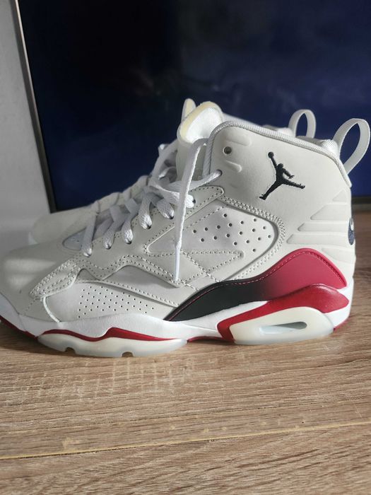Adidasi Jordan noi Suceava • OLX.ro