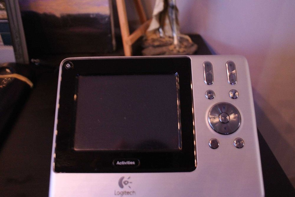 Logitech Harmony 1000 с. Царацово • OLX.bg