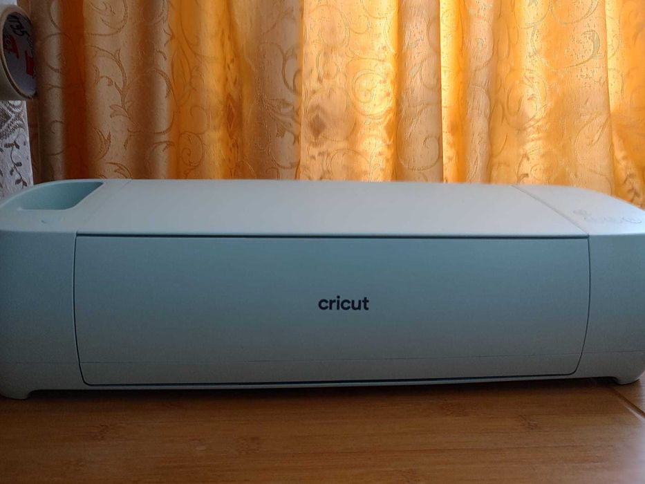 Plotter Cricut Explore 3 Ploiesti • OLX.ro