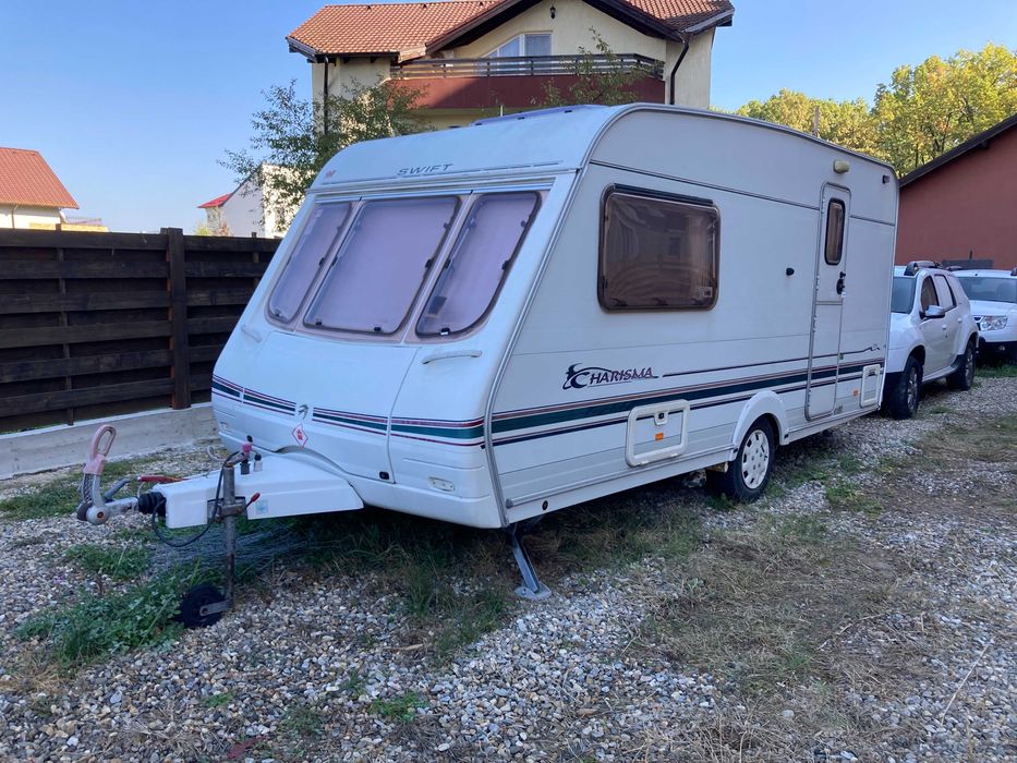 2002 Rulota Swift Charisma -cabina dus, mover, incalzire gaz, frigider ...