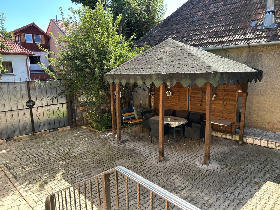 Casa individuala , acces auto , curte generoasa -Codrii Cosminului ...