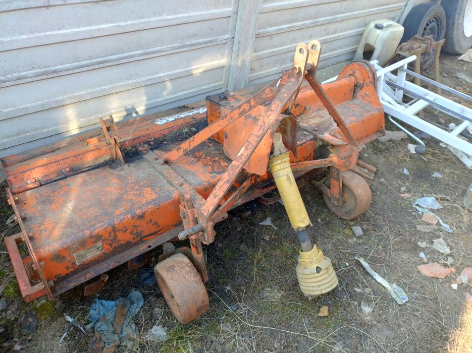 Tractor u445 plus utilaje agricole Oradea • OLX.ro