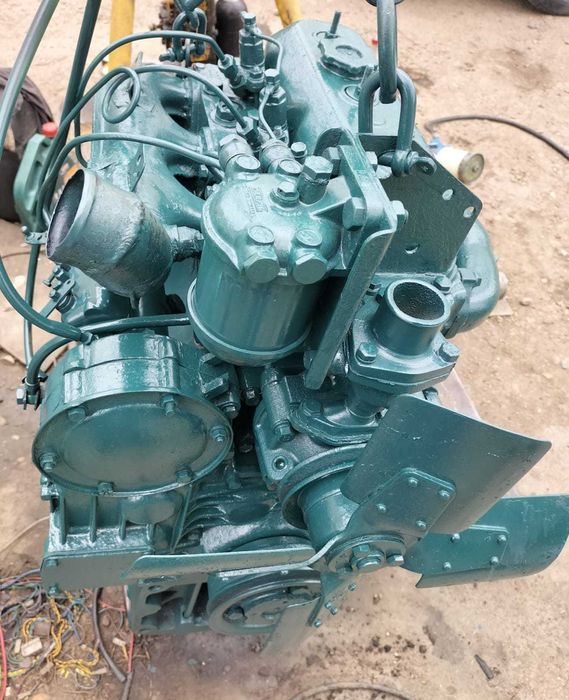 Vand motor tractor U445 Marasesti • OLX.ro