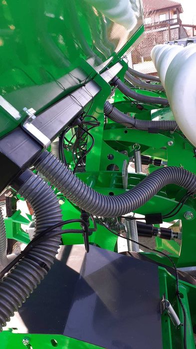 Semanatoare porumb / plante prasitoare Botoroaga • OLX.ro