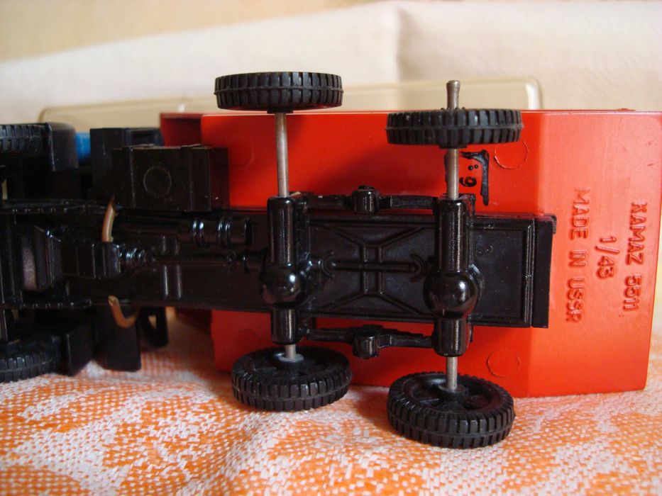 Модель А/М КАМАЗ 5511 металл СССР 1980 е годы (м-б 1:43) Есть обмен.: 270 000 сум ...