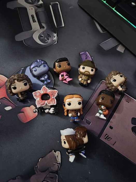 Schimb Figurine Stranger Things Iasi • OLX.ro