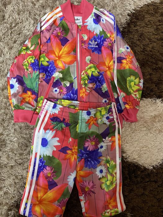 Trening adidas floral Chisineu-Cris • OLX.ro