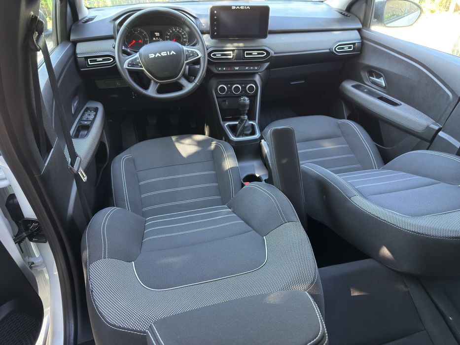 Dacia Jogger 2025 7-Locuri 7200-KM Pitesti • OLX.ro