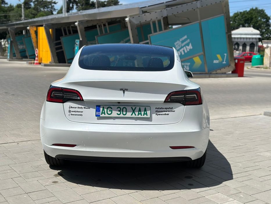 Tesla Model 3 nou nouța 200km rulati Valea Muscelului • OLX.ro