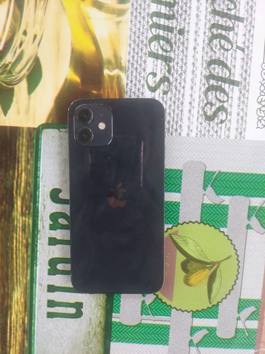 Vand iphone 12 utilizat functioneaza perfect Oradea • OLX.ro