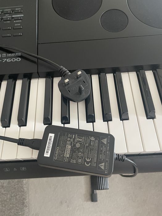 Orga Casio WK-7600 Valea Mosneagului • OLX.ro