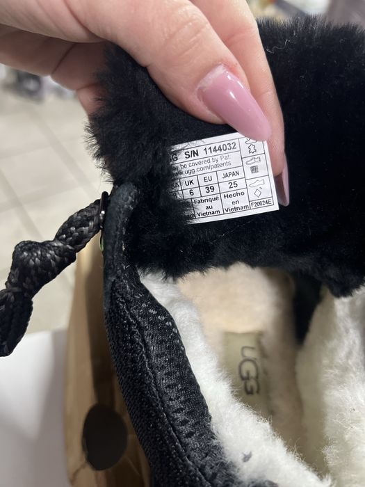Ugg Lowmel originali Sibiu • OLX.ro