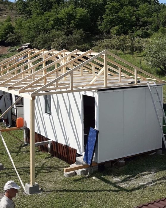 Cabane stil A Frame si case din structura de lemn, dimensiuni in funct ...