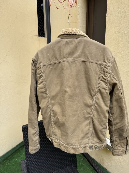 Geaca Levi’s vintage imblanita Bucuresti Sectorul 2 • OLX.ro