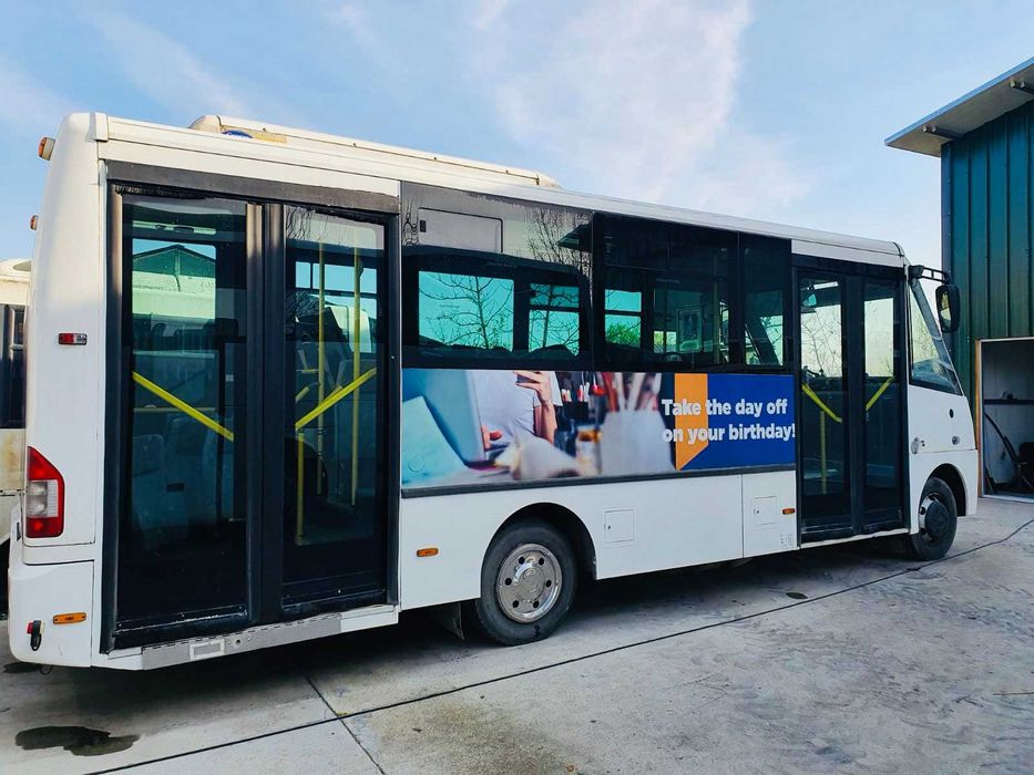 MERCEDES - BENZ 16 locuri pe scaune si 29 in picioare Bucuresti Sectorul 6 • OLX.ro