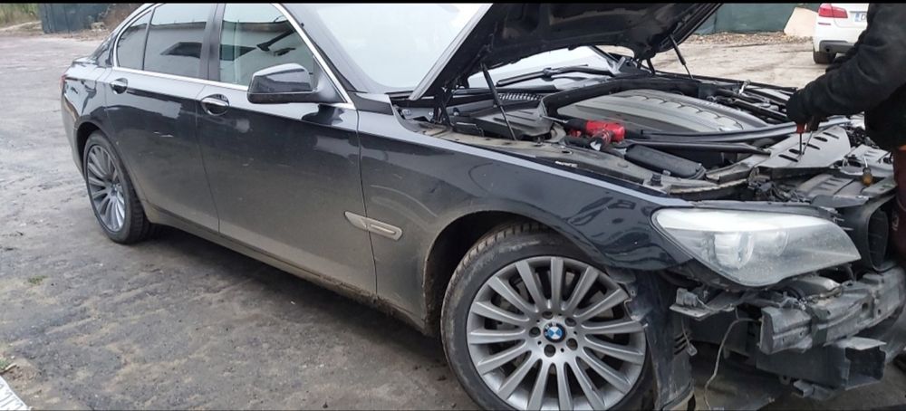Piese din dezmembrari Bmw seria 7 F01, an 2010 Craiova • OLX.ro