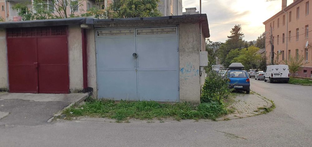 Vand garaj 24 mp ,accesibil si pentru microbuz , Petrosani Petrosani ...