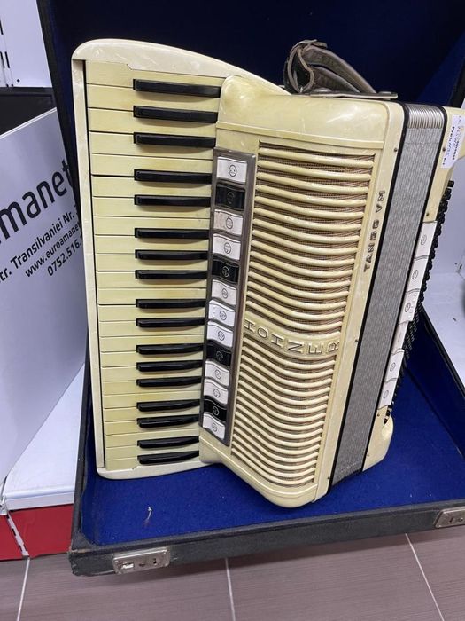 Acordeon Hohner Tango VM Accordian -T- Oradea • OLX.ro