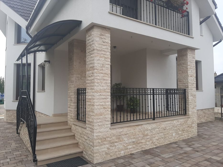 Efectuez lucrări de placări cu piatră naturală Oradea • OLX.ro