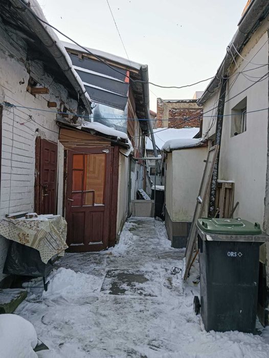 Vand casa la curte Parcul Carol 3 camere plus mansardă Bucuresti ...