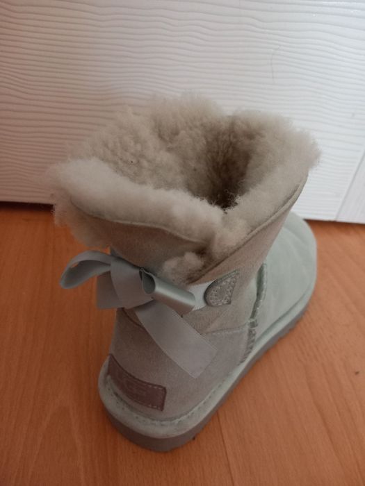 Cizme UGG originale 36 Bucuresti Sectorul 2 OLX.ro