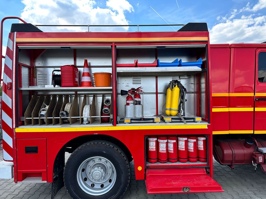 Masina de pompieri, bazin 3000 l, inmatriculata si echipata Timisoara ...