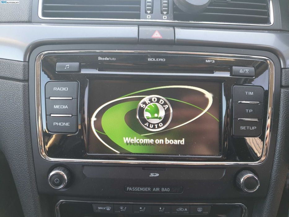 Radio CD Player Unitate Display BOLERO MP3 Skoda Octavia 2 2008 - 2013 ...