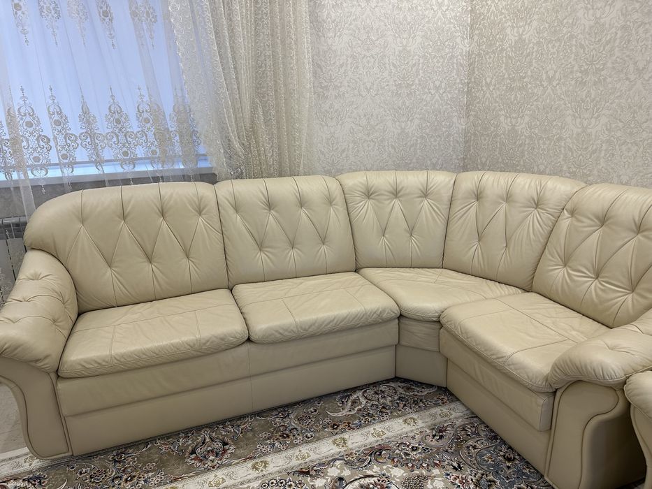 Кожанный диван: 450 000 тг. - Мебель для гостиной Костанай на Olx