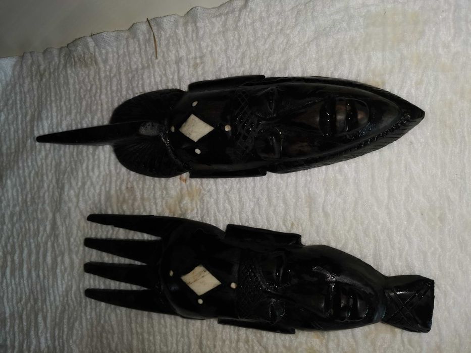 Statuete din lemn de abanos Brasov • OLX.ro